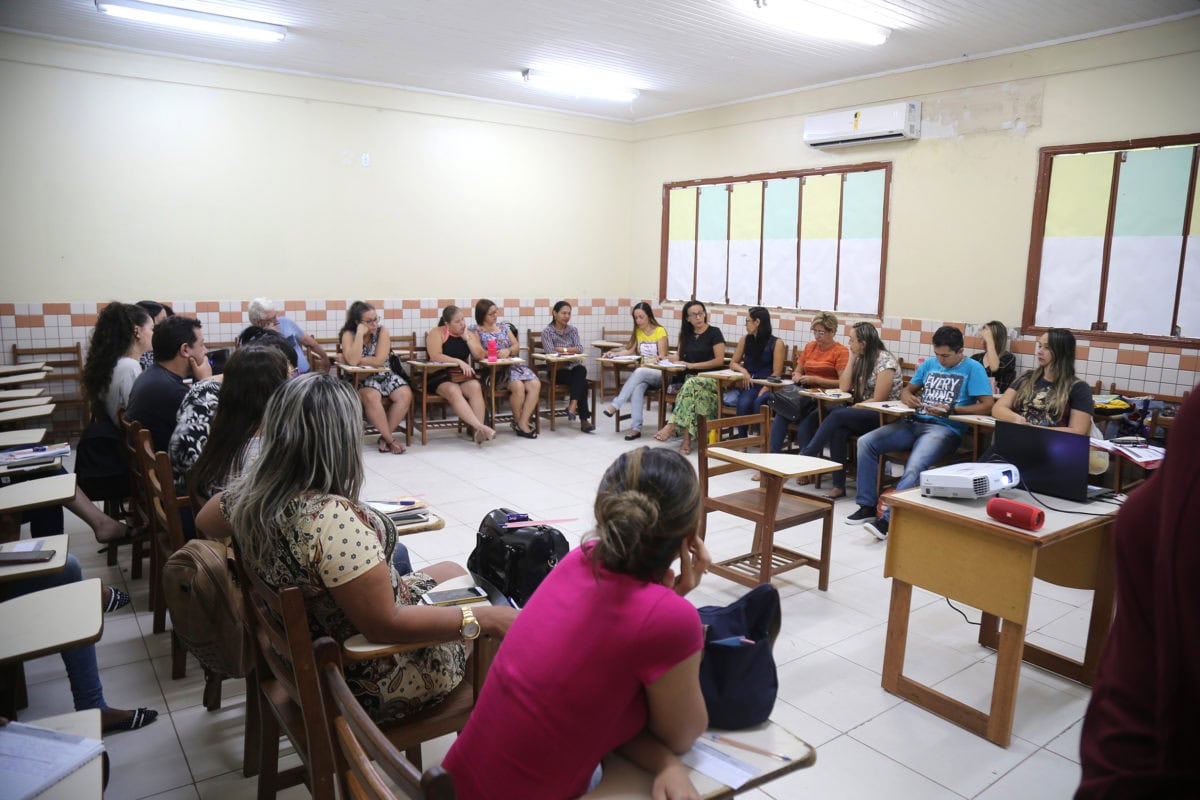 Professores da EJA e programas especiais participam de formação em Rio ...