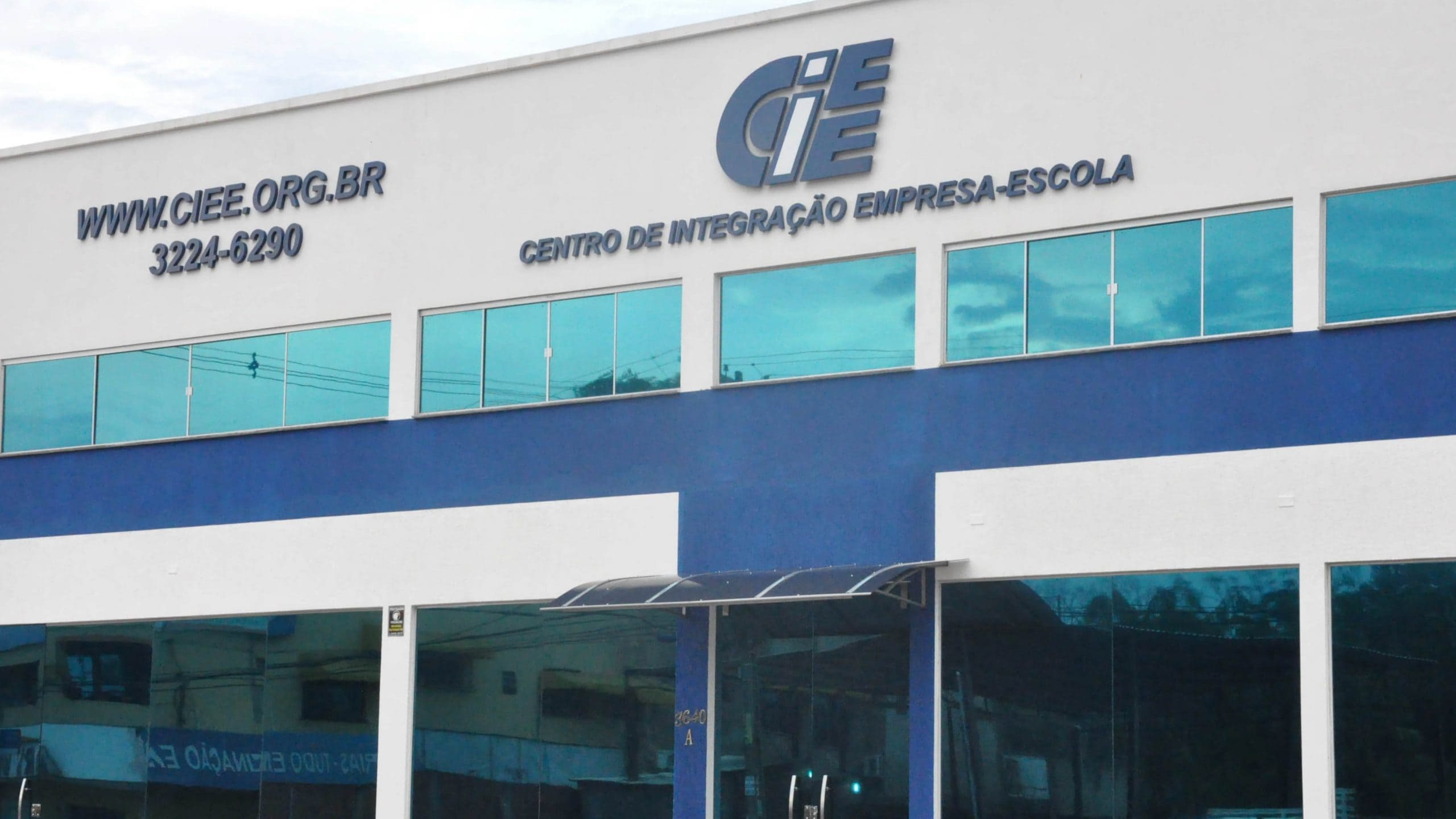 O CIEE divulgou nesta terça (21) a abertura de processo seletivo para ...