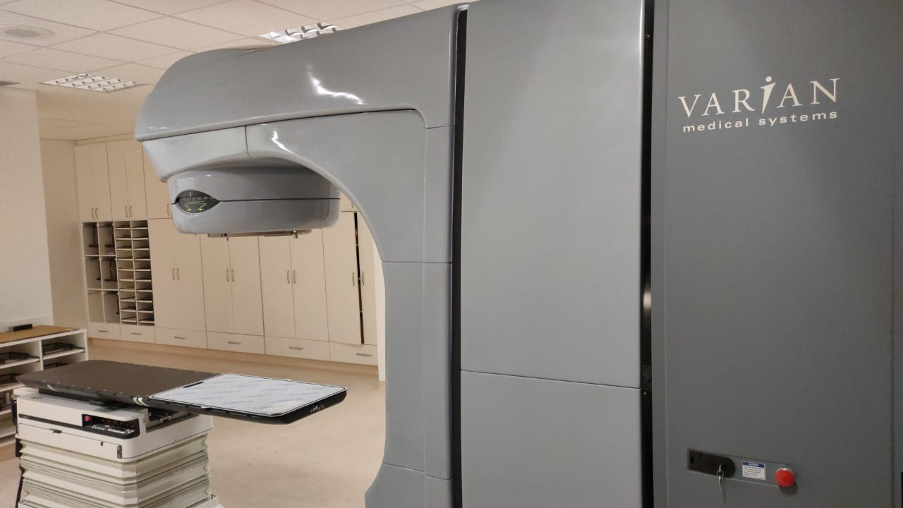 Com o funcionamento do acelerador linear, 457 pacientes devem receber ...