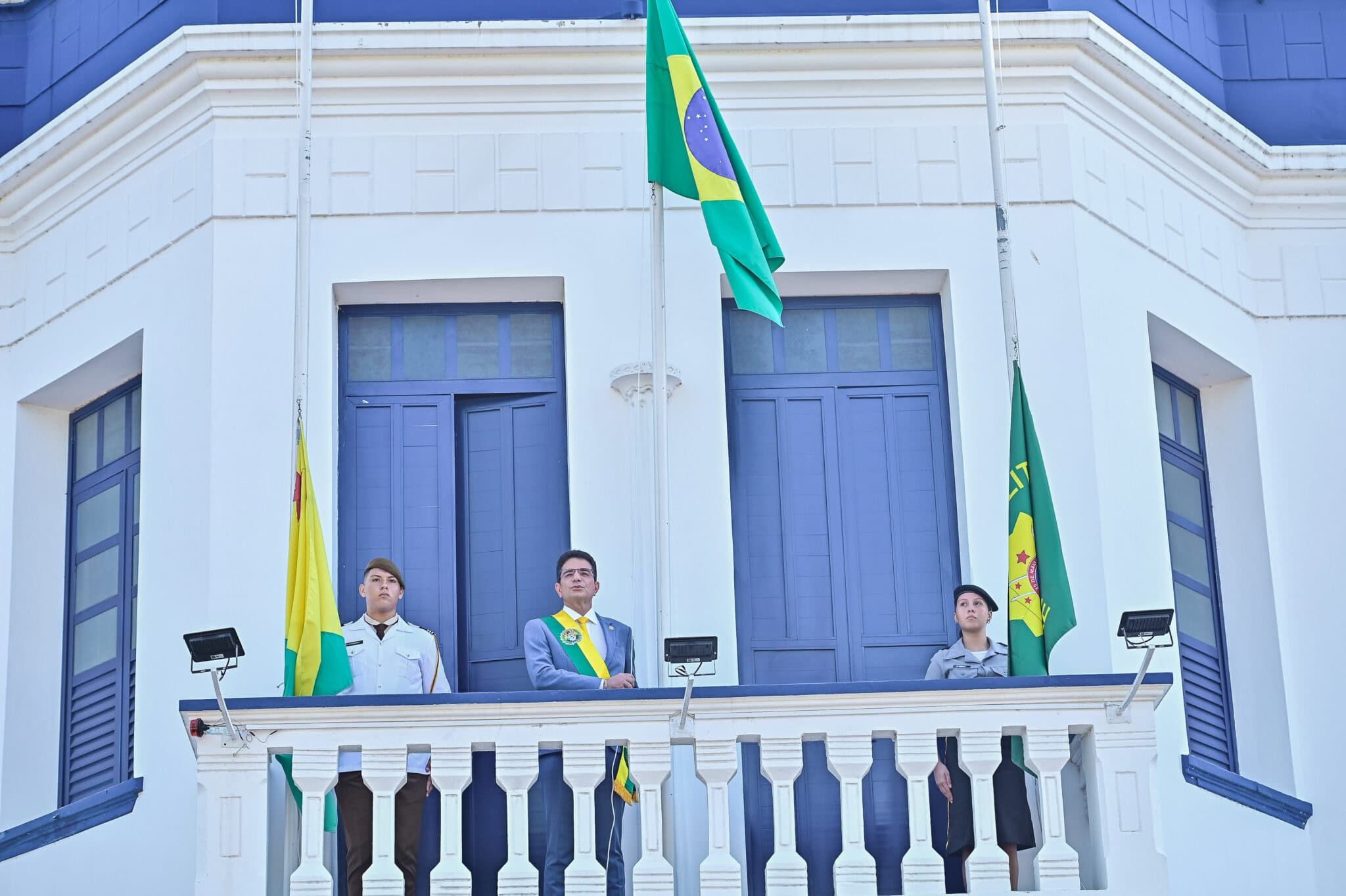 Formatura alusiva ao Dia da Bandeira se torna homenagem marcante do ...