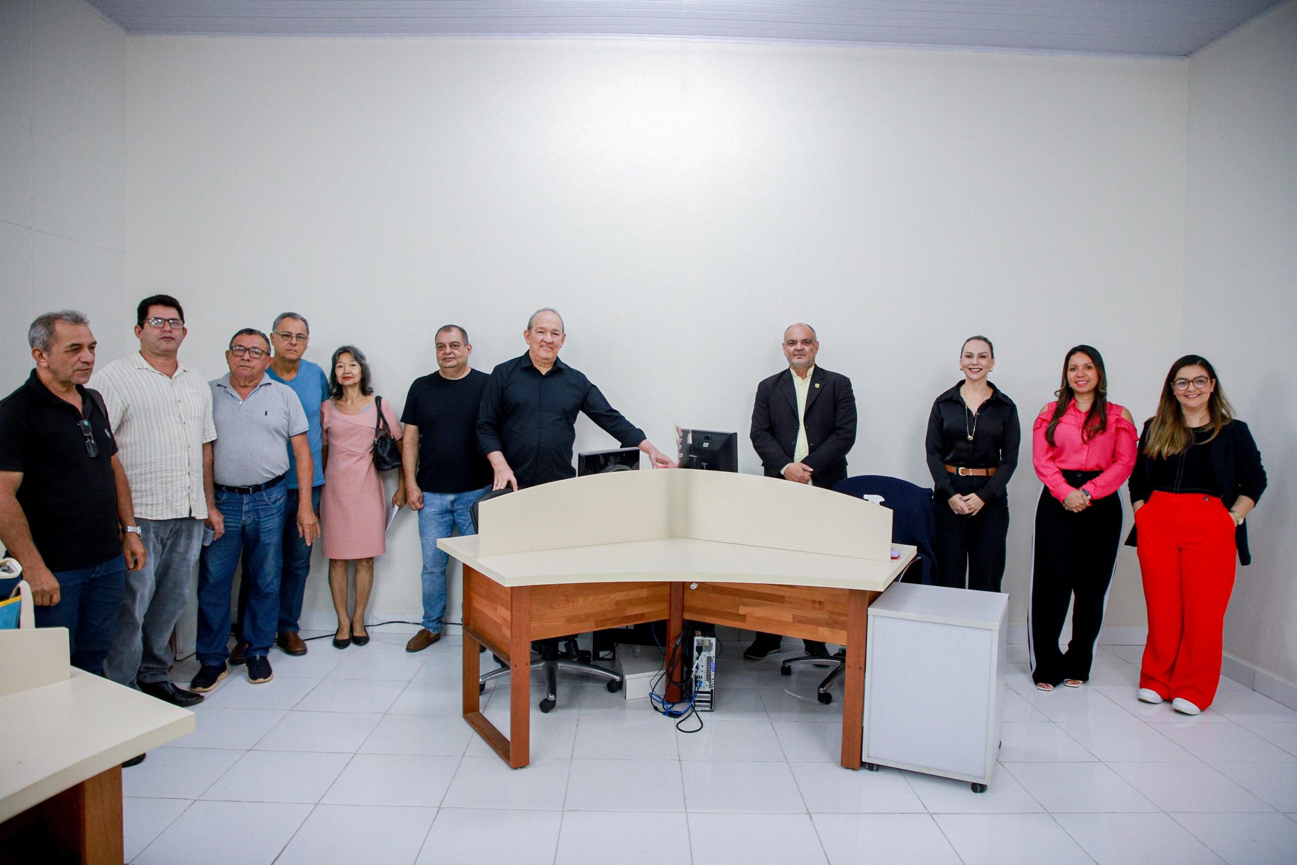 Governo entrega novo mobiliário à Segov, por meio do Programa de ...