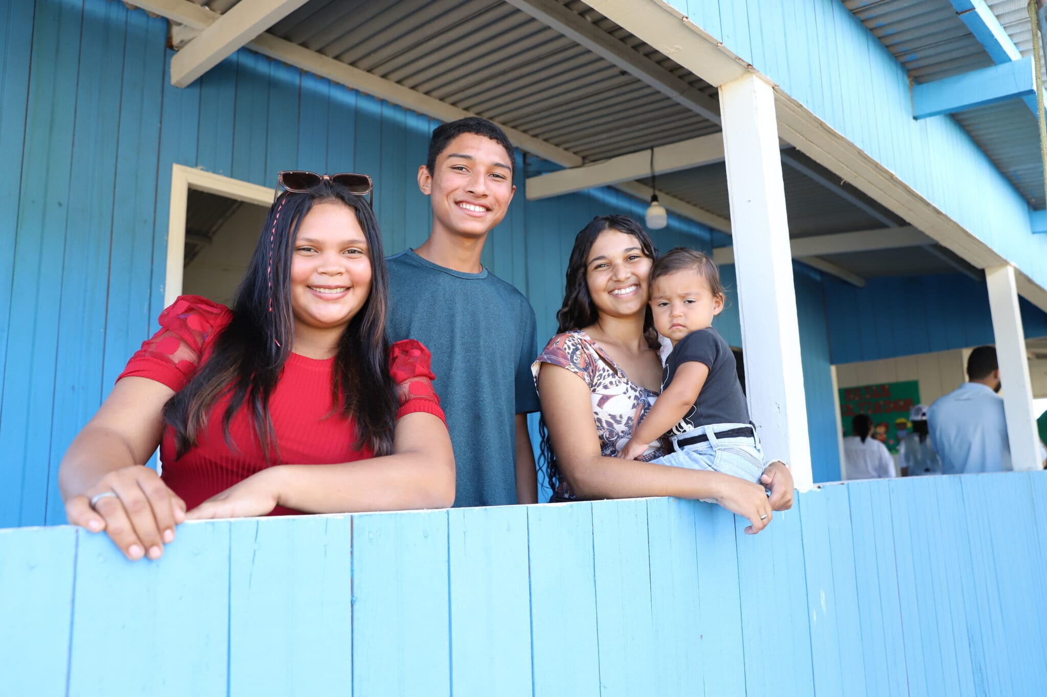 “Agora vou estudar perto de casa”, comemora aluna da nova escola do ...
